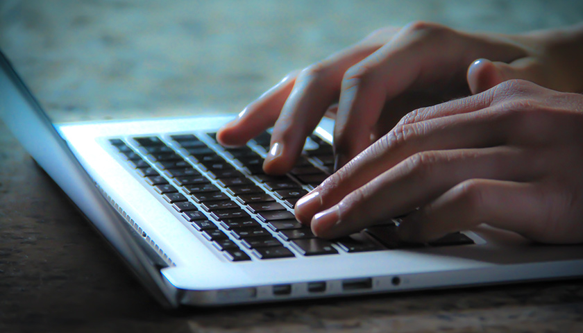 Lesson 21 - How to Format a Screenplay | Accuskills